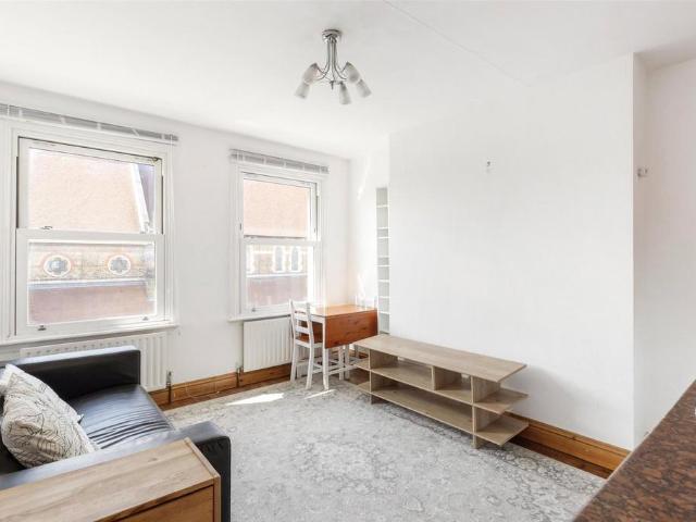 Minford Gardens, London, W14 2 bed apartment to rent £2,250 pcm £519 pw