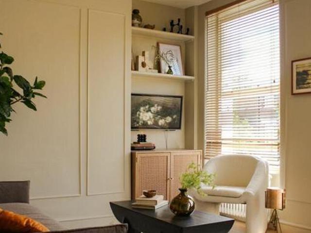 Minford Gardens, London, 1 Bedroom Flat