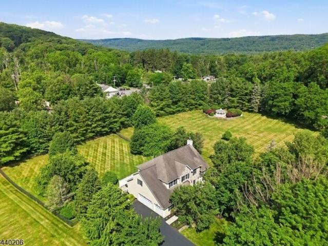 Ming Ct, Chester Township, Home For Sale