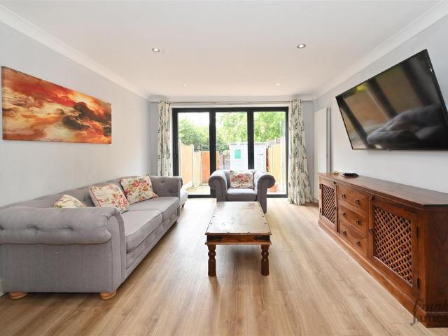 Ming Street, E14 8HT, London