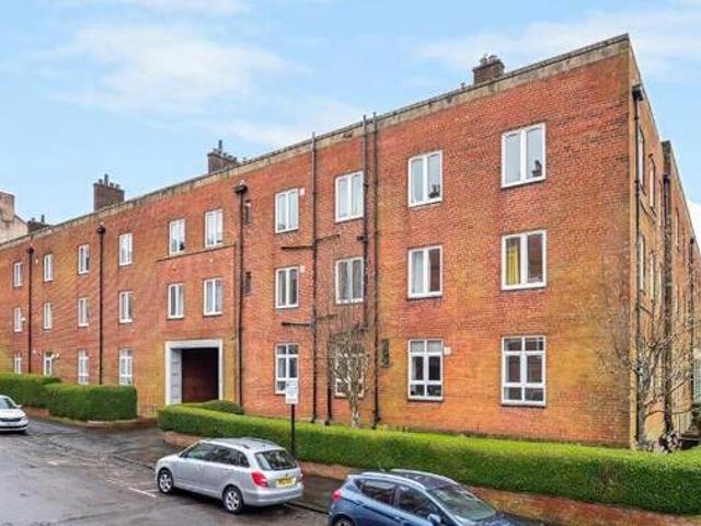 Mingarry Street, North Kelvinside, 2 Bedroom Flat