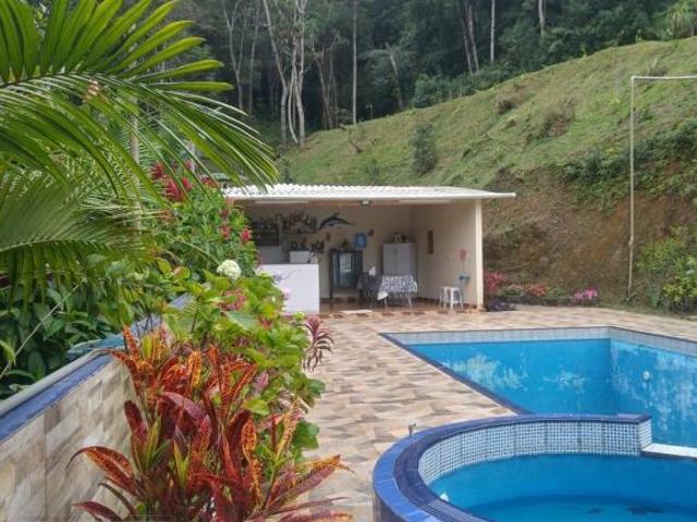 MINI CHÁCARA COM PISCINA EM JUQUITIBA/SP ÁREA DE 1.000,00M²