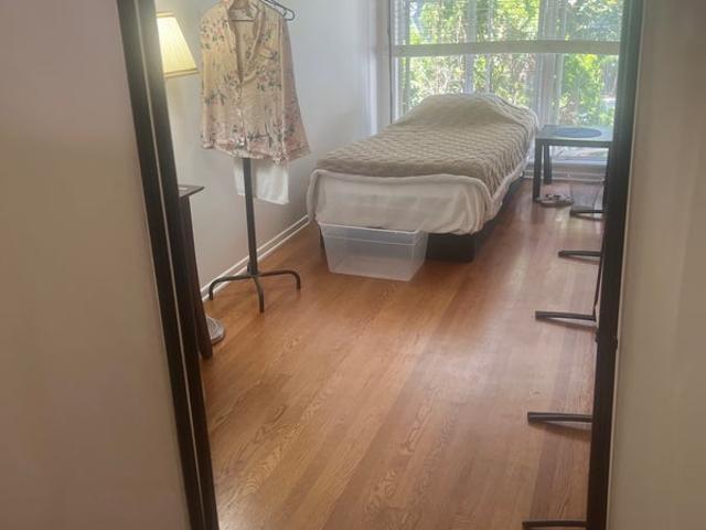 Mini room in Beverly Hills $850