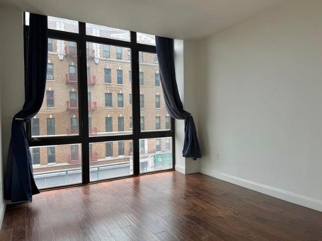 Minimal furnished 1b/1b apt in prime williamsburg