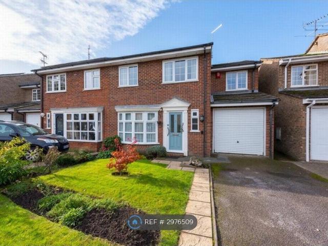 Minley Close, Farnborough GU14, 4 bed semi detached house to rent, £2,000 pcm | PrimeLocation