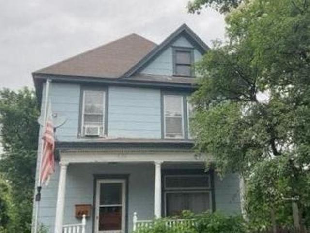 Minnehaha Ave E