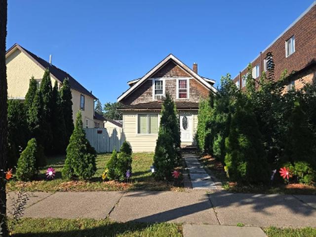 Minnehaha Ave