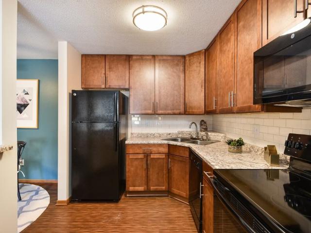 Minnetonka Hills Apartments 1 Bedroom Apartment for Rent at 2828 Jordan Ave S, Minnetonka, MN 55305