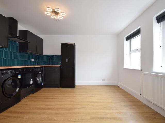 Minny Street, Cathays CF24, 2 bed flat to rent, £1,380 pcm | PrimeLocation