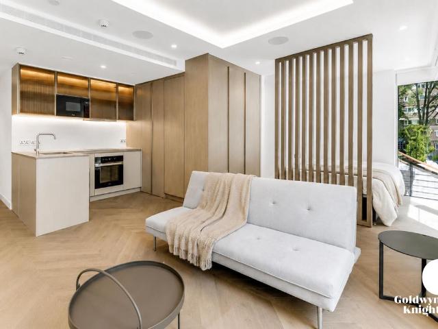 Minories, London EC3N, 1 bed flat to rent, £2,600 pcm | PrimeLocation