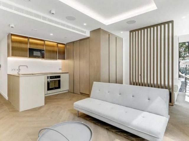 Minories, London EC3N, 1 bed flat to rent, £2,740 pcm | PrimeLocation
