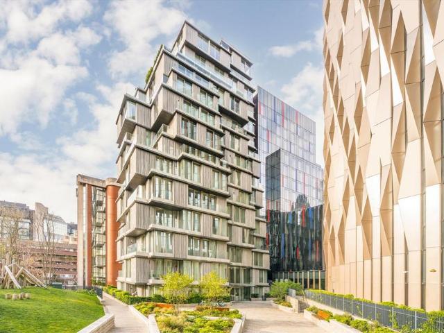 Minories, London EC3N 2 bed flat to rent £4,950 pcm £1,142 pw