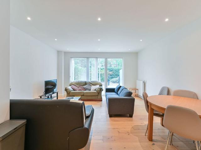 Minotaur House, Thunderer Walk, Woolwich, London SE18, 3 bed flat to rent, £4,100 pcm | PrimeLocation