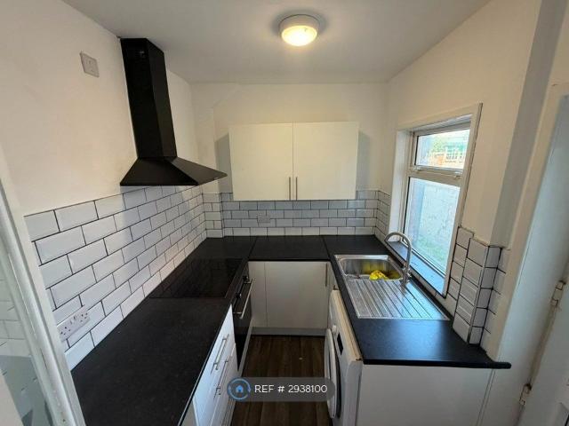 Minshull New Road, Crewe CW1, 2 bed terraced house to rent, £850 pcm | PrimeLocation