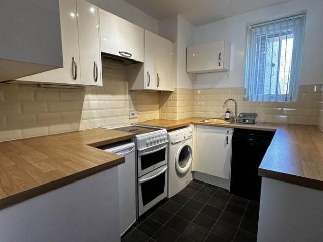 Minster Court, Liverpool L7, 2 bed flat to rent, £1,000 pcm | PrimeLocation