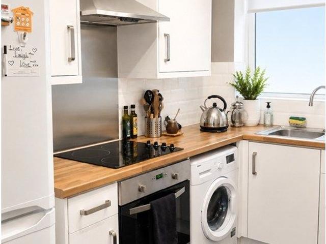 Minster Court, Liverpool L7, 2 bed flat to rent, £850 pcm | PrimeLocation