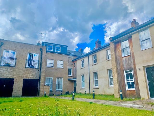 Minstrel Place, March, Minstrel Walk