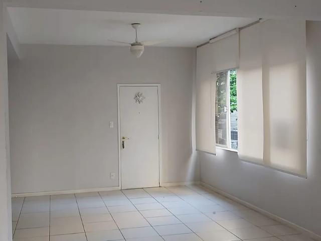 Miolo de icaraí apartamento com planta ampla a 01 quadra da praia de icaraí