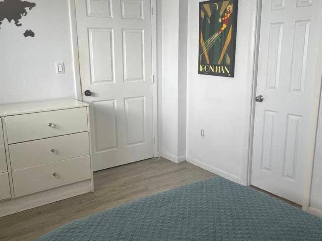 Miami Beach room available!