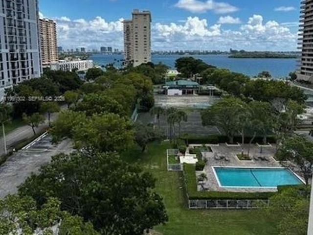 Miami, FL 33181