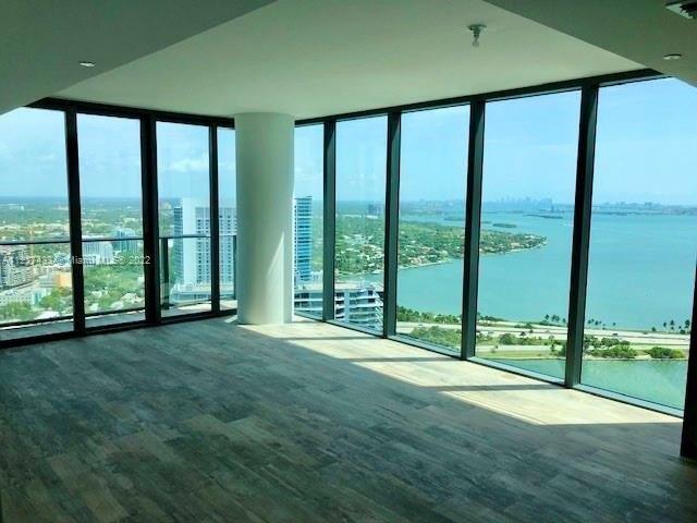 Miami, FL 33137