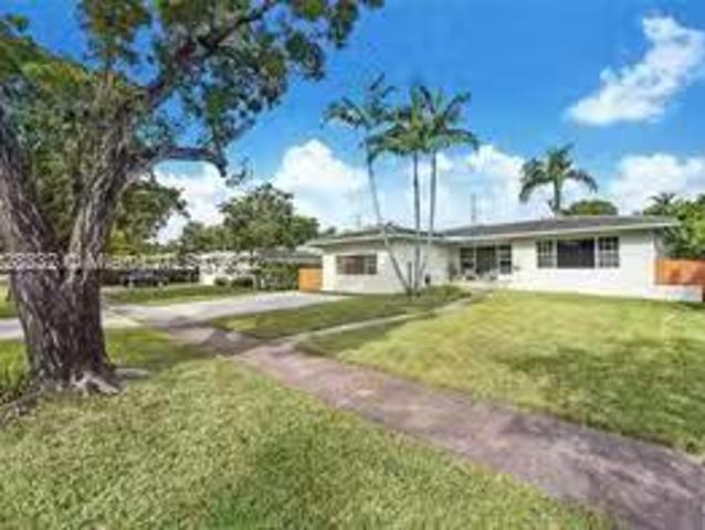 Miami Shore's COLLEGE HEIGHTS 145 Ne 110th St #0