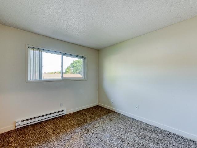 Michael Manor Apartments 3 Bedroom Apartment for Rent at 880 Ne 90th Ave, Portland, OR 97220 Montavilla