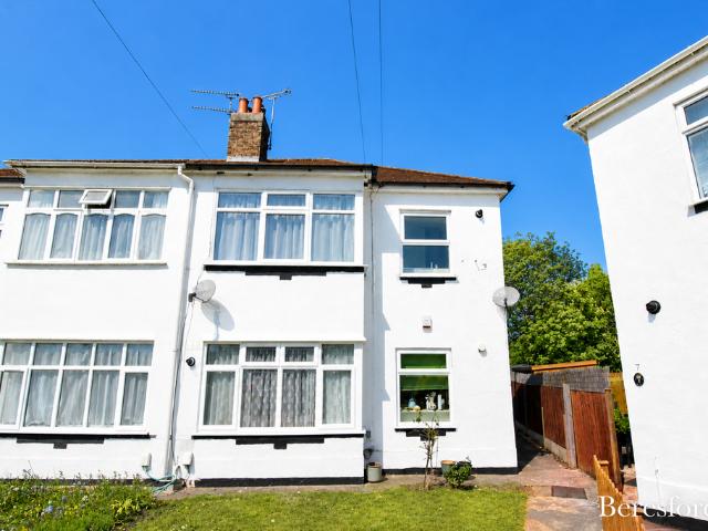 Michael Gardens, RM11 2 bed maisonette to rent £1,650 pcm £381 pw