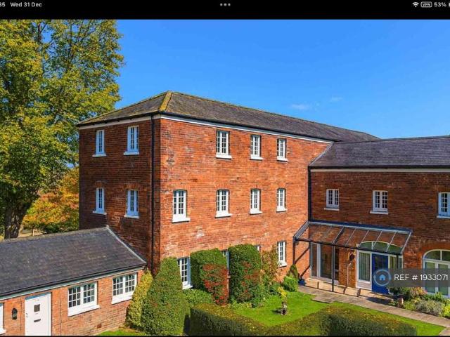 Michaelis Road, Thame, OX9 2 bed penthouse to rent £1,995 pcm £460 pw