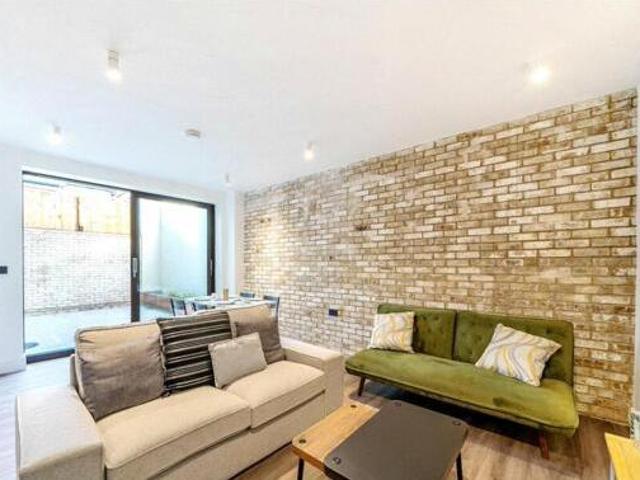 Michigan Avenue, London, 2 Bedroom Apartment
