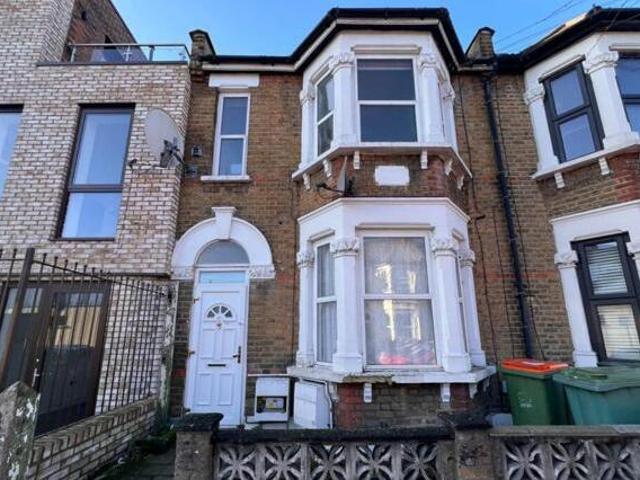 Michigan Avenue, London, 2 Bedroom Flat