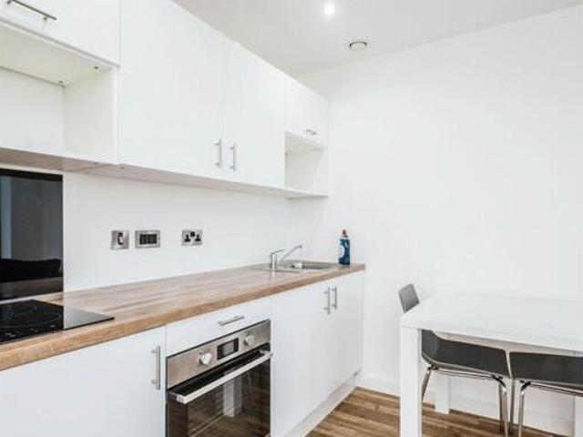Michigan Point Tower A, Michigan Avenue, Studio Flat For
