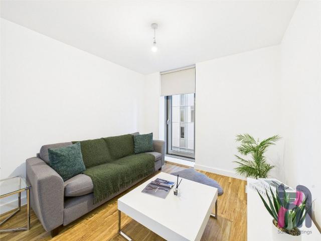 Michigan Point Tower A, 9 Michigan Avenue M50, 1 bed flat to rent, £1,100 pcm | PrimeLocation