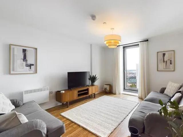 Michigan Point Tower B, 11 Michigan Avenue, Salford, M50 2GY, United Kingdom | 2 bed apartment for rent #139269055 | Rentberry
