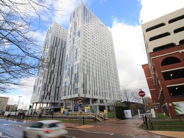 Michigan Point, Salford Quays 1 bed apartment to rent £1,175 pcm £271 pw