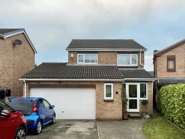 Mickleden Way, Pogmoor, 4 Bedroom Detached