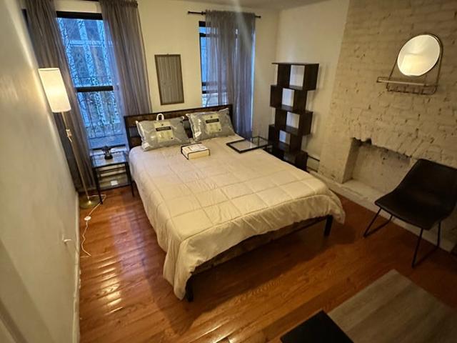 Midtown Manhattan Bedroom