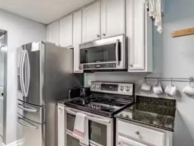 Midtown Cottage, 206 Morgan Ave, Carlen 3 Bedroom 2 Bath