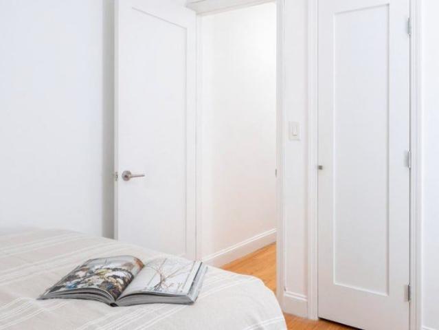 Midtown East Apartment Close to Subway and more