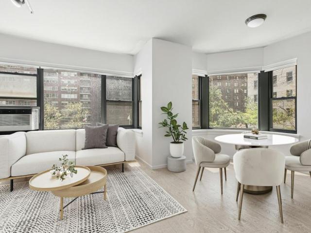 Midtown East NY 95694241