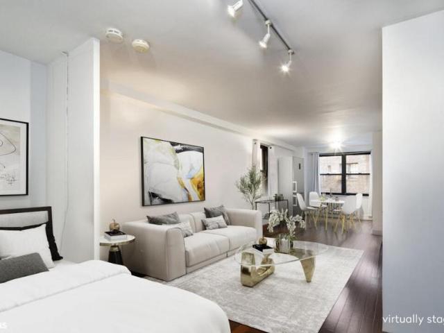 Midtown East NY LS95694263