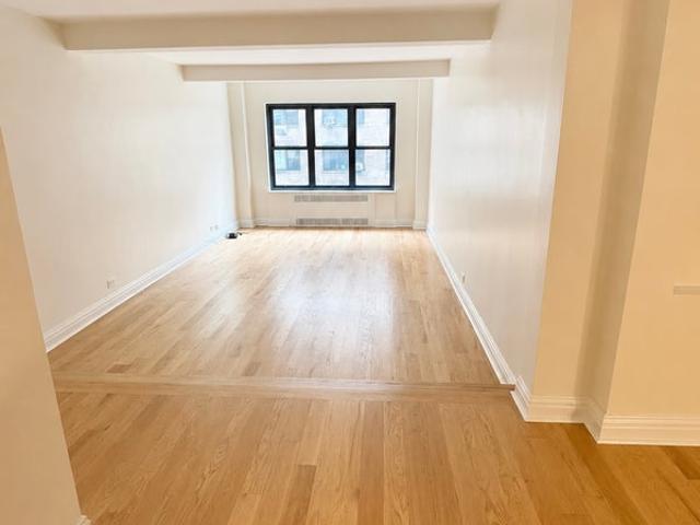 Midtown East room for rent