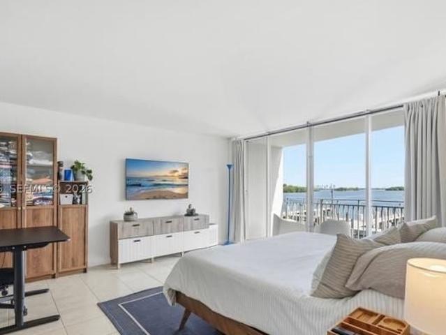 Midtown, FL | Apartment Available