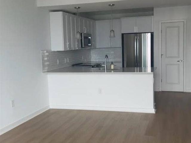 Midtown High Rise 1Bed/1Bath
