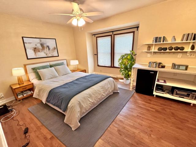 Midtown KCMO FULLY PRIVATE Studio Apt