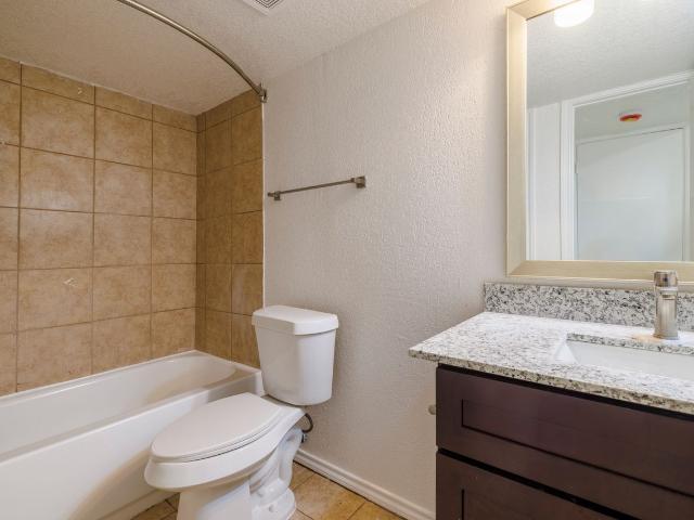 Midtown Park Apartments 2 Bedroom Apartment for Rent at 7625 E 21st St, Tulsa, OK 74129