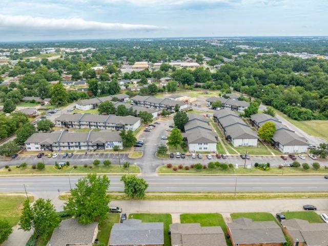 Midtown Park Apartments 3 Bedroom Apartment for Rent at 7625 E 21st St, Tulsa, OK 74129