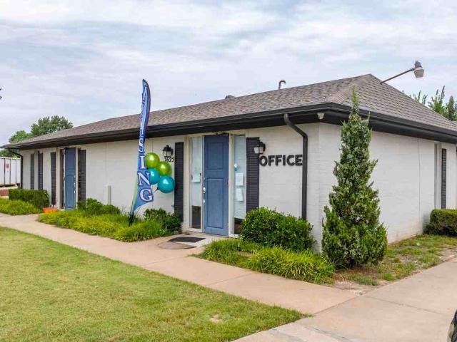 Midtown Park Apartments 3 Bedroom Apartment for Rent at 7625 E 21st St, Tulsa, OK 74129