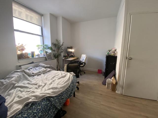 Midtown West Herald Tower Affordable Spacious room