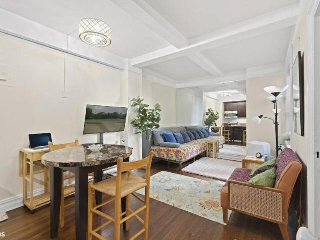 Midtown West NY 102245673
